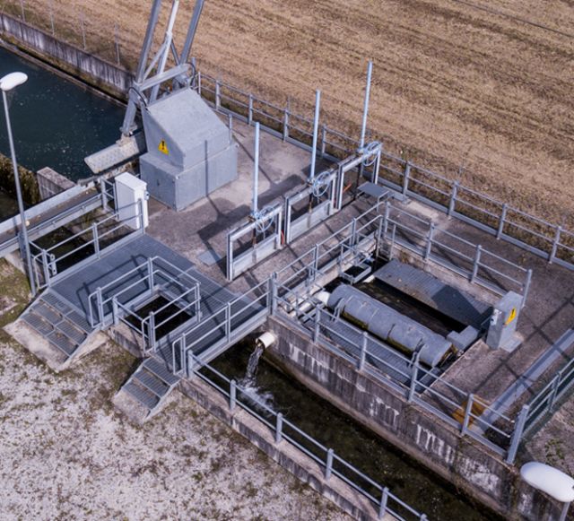 Trash rack equipment and conveyor systems | API S.p.a.